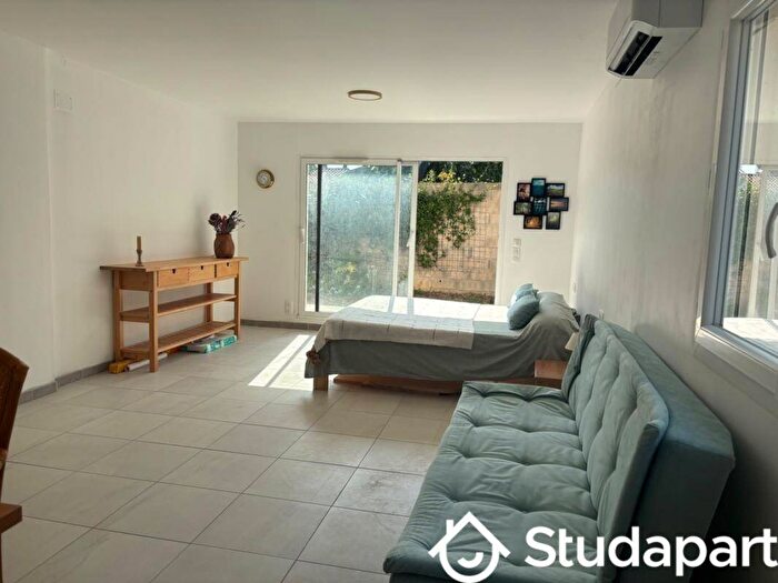 Appartement à louer - Centre Ville, Juvignac - 1 pièce - 1 chambre