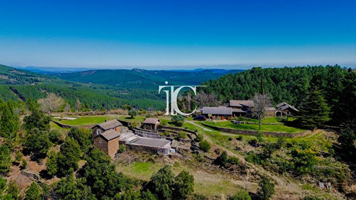 Maison à vendre - Malbosc - 13 pièces - 7 chambres