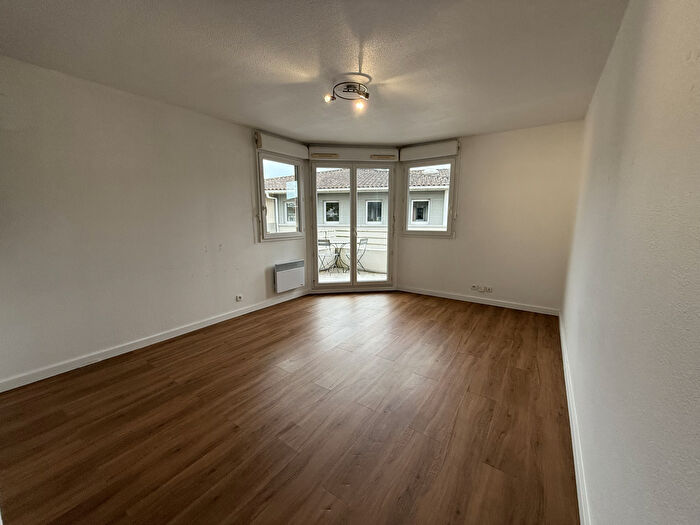 Appartement à louer - Bègles, La Raz - 3 pièces - 2 chambres