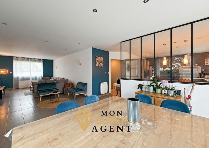 Maison à vendre - Vert-Saint-Denis - 7 pièces - 5 chambres