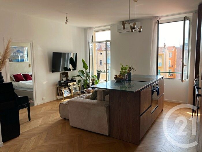 Nice, Le Port : Appartement 2 pièces à louer