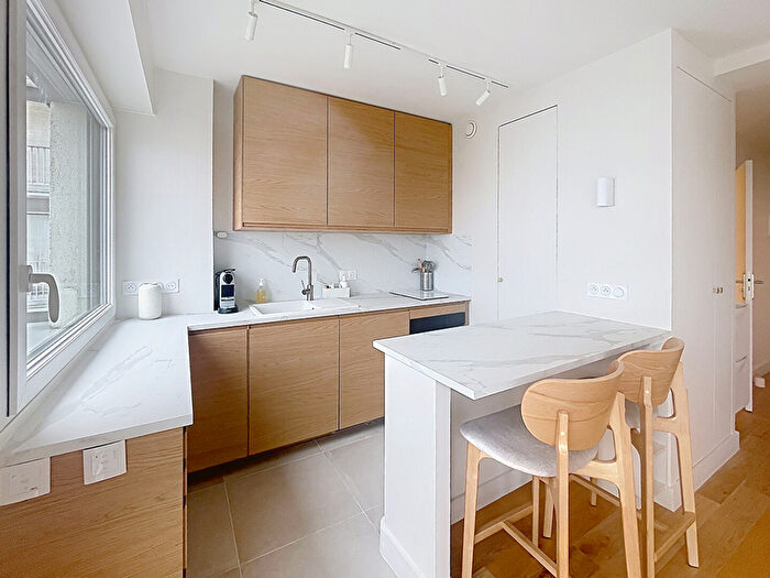 Appartement 1 pièce à louer - Courbevoie, Marceau République
