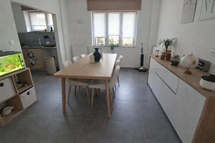 Longeville-lès-Saint-Avold : Appartement 5 pièces à vendre