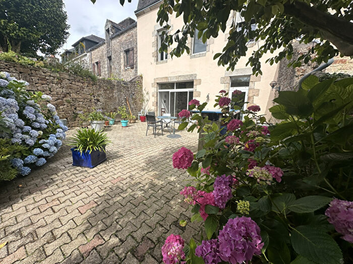 Maisons à vendre et appartements à louer - 1