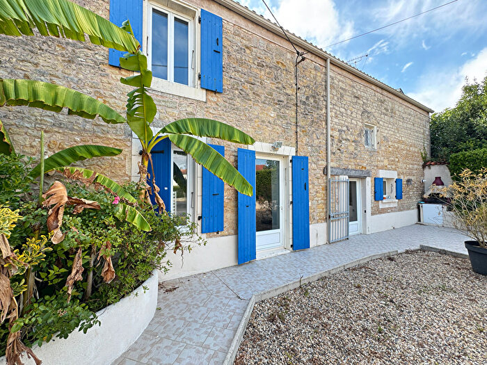 Maison à vendre - Surgères - 4 pièces - 3 chambres