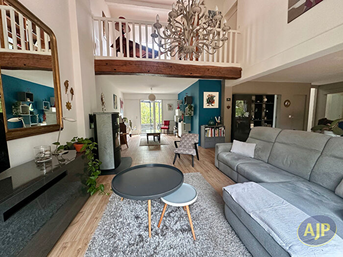 Maison à vendre - Vigneux-de-Bretagne - 8 pièces - 4 chambres