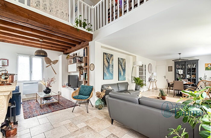 Maison 8 pièces à Saint-Barthélemy-dAnjou, à vendre