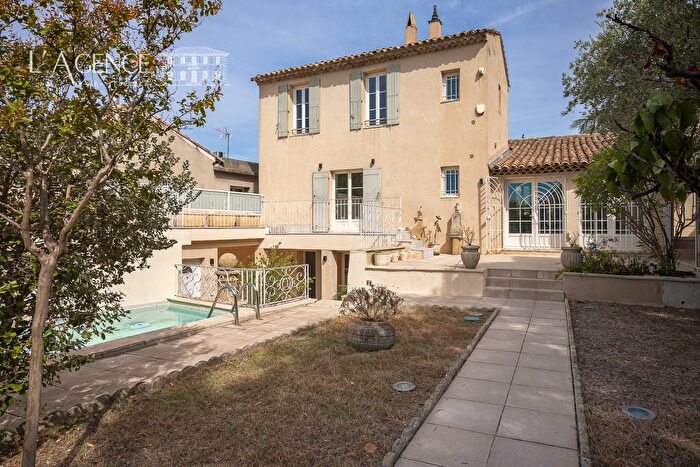 Aix-en-Provence, Centre-ville : Maison 7 pièces à vendre