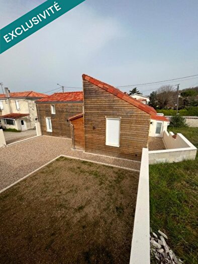 Maison à vendre - LIsle-dEspagnac - 6 pièces - 4 chambres