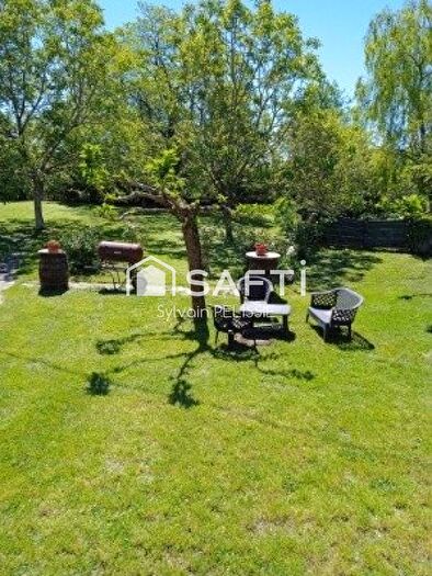 Maison 4 pièces à Touffailles, à vendre