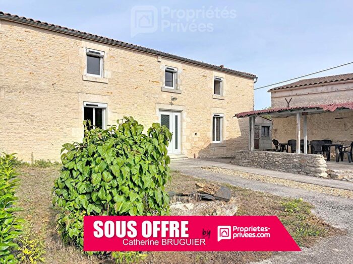 Saint-Jean-de-Liversay : Maison 4 pièces à vendre