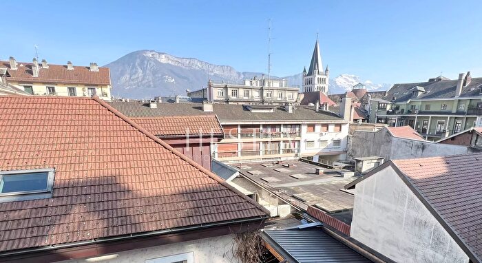 Appartement à vendre - Annecy, Centre-ville, Vieille ville, Marquisats - 3 pièces - 2 chambres
