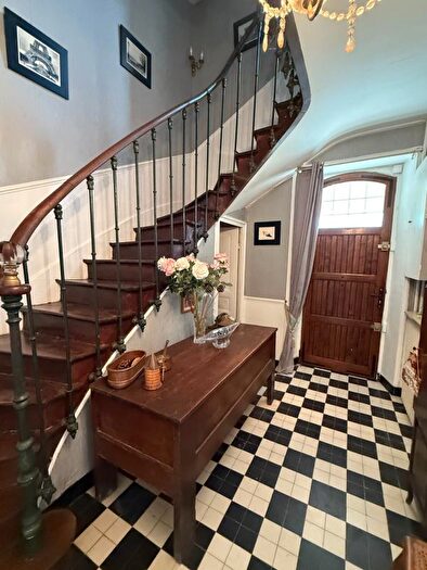 Maison 8 pièces à Cuzion, à vendre