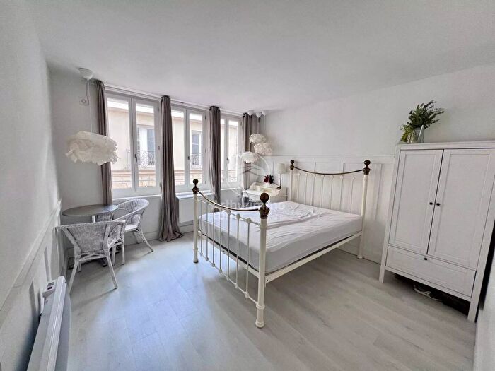 Vieux Marché-Cathédrale, Rouen : Appartement 1 pièce à louer