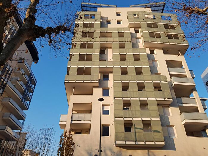 Appartement à louer - Grenoble, Jean Macé, Europole, Pôle Scientifique - 3 pièces - 2 chambres