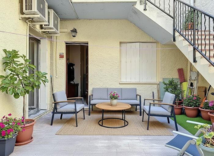 Appartement 3 pièces à Beaucaire, Centre-ville, à vendre
