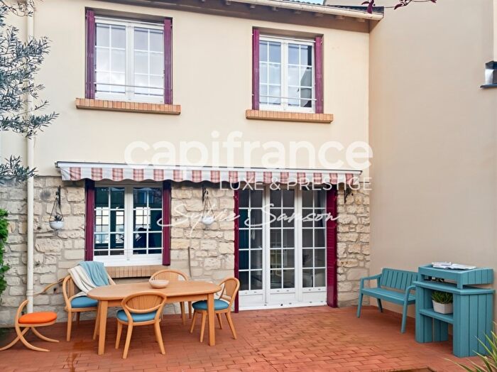 Mantes-la-Ville, Louise Michel : Maison 4 pièces à vendre