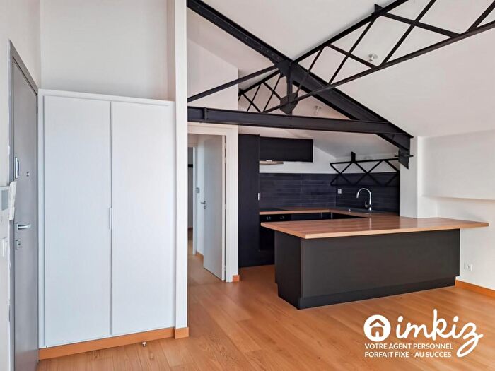 Appartement à vendre - Paris e , Montmartre, Sacré Coeur, Abbesses - 2 pièces - 1 chambre