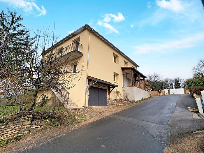 Maison à vendre - Lugny - 11 pièces - 8 chambres