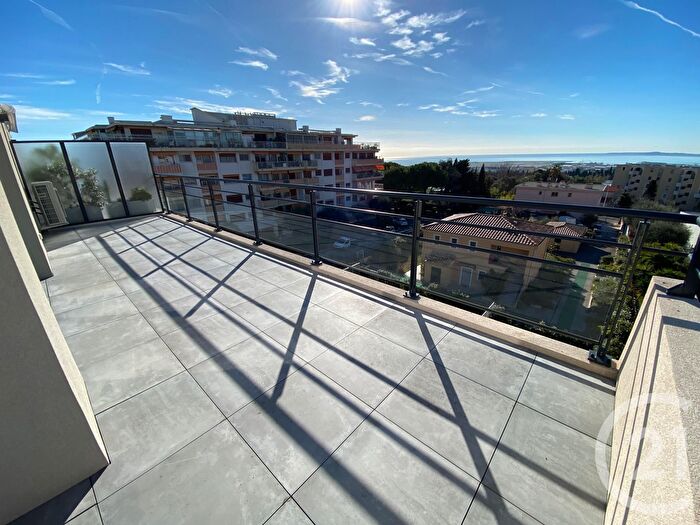 Appartement à louer - Nice, Caucade - 3 pièces - 2 chambres