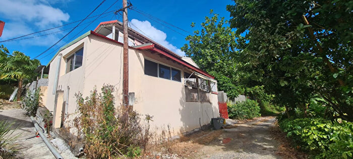 Maison à vendre - Le Moule - 6 pièces - 5 chambres