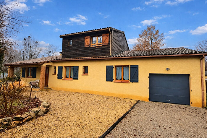 Maison à vendre - Saint-Étienne-de-Tulmont - 7 pièces - 6 chambres