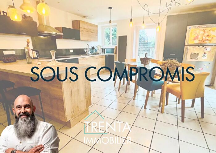 Maison à vendre - Tullins - 6 pièces - 4 chambres