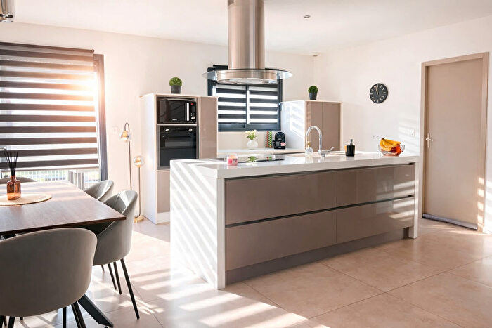 Maison à vendre - Ouveillan - 4 pièces - 3 chambres