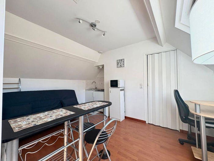Bois d'Amour-Porte de Paris-Courlancy, Reims : Appartement 1 pièce à louer