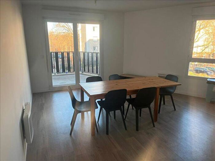 Appartement à louer - Le Coudraie, Poissy - 3 pièces - 2 chambres