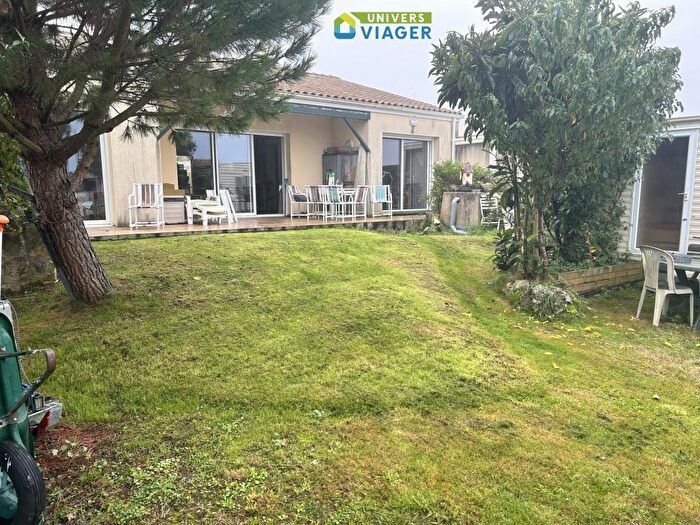 Maison à vendre - Nieul-lès-Saintes - 5 pièces - 3 chambres