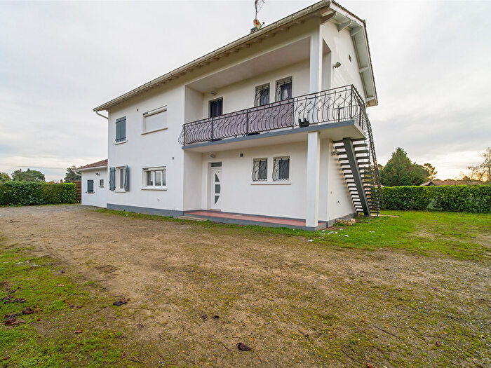 Appartement à louer - Sarbazan - 4 pièces - 3 chambres