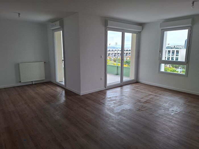 Appartement à louer - Clermont-Ferrand, Chanteranne, La Glacière - 3 pièces - 2 chambres