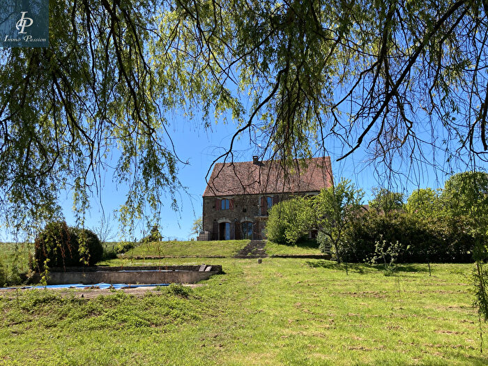 Maison 8 pièces à Vic-de-Chassenay, à vendre