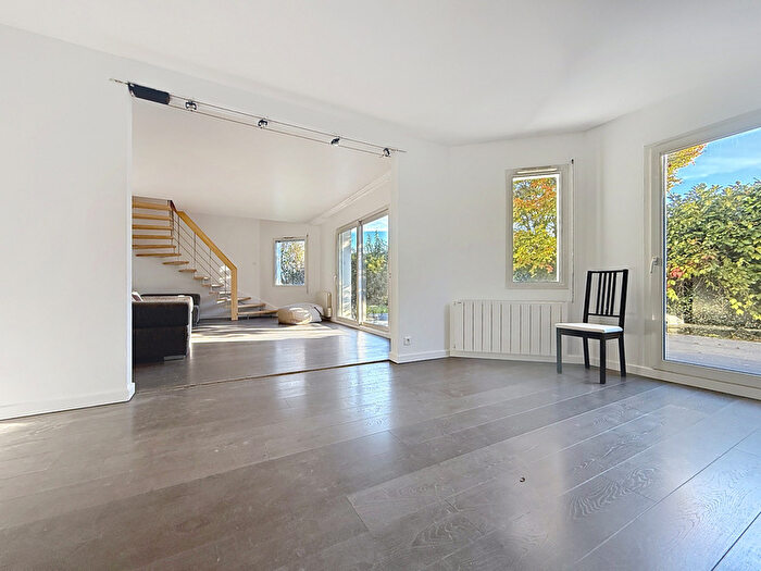 Maison à vendre - Prévessin-Moëns - 8 pièces - 4 chambres