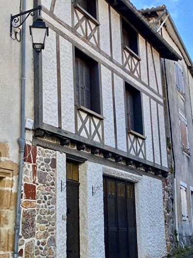 Maison à vendre - Availles-Limouzine - 5 pièces - 3 chambres