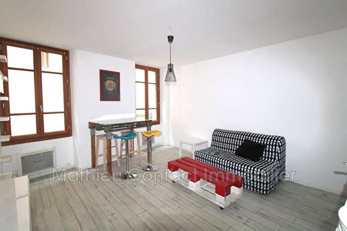 Appartement à louer - Arènes, Nîmes - 2 pièces - 1 chambre