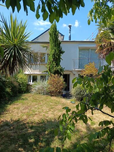 Quartiers Sud-Ouest, Sainte-Thérèse : Maison 6 pièces à vendre