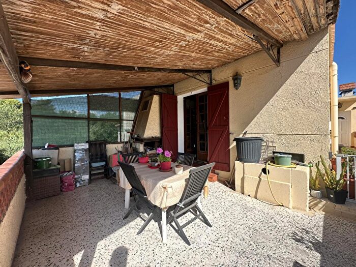 Appartement 4 pièces à Saint-Mitre-les-Remparts, à vendre