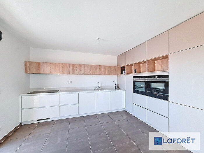 Appartement à vendre - Prévessin-Moëns - 4 pièces - 3 chambres