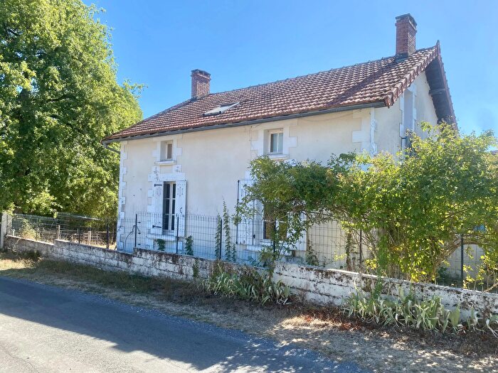 Maison 8 pièces à Availles-Limouzine, à vendre