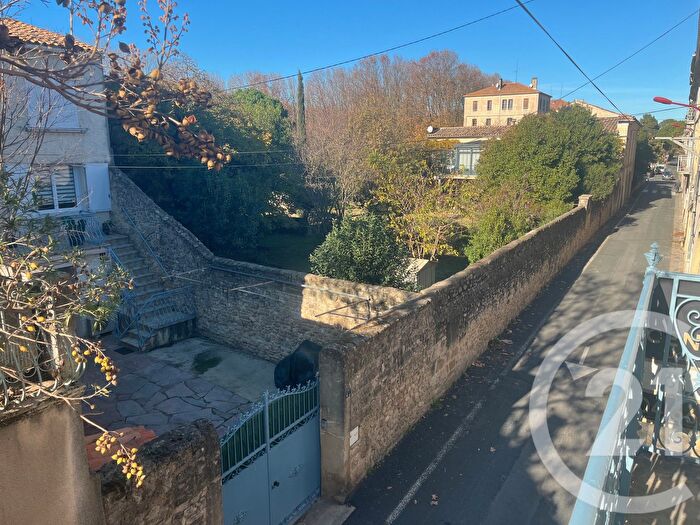 Appartement à louer - Sommières - 3 pièces - 1 chambre