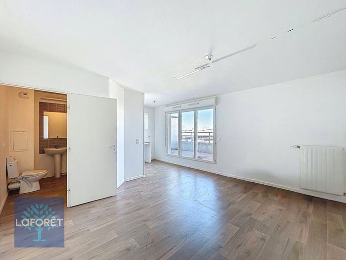 Tarterêts Sud, Corbeil-Essonnes : Appartement 1 pièce à louer