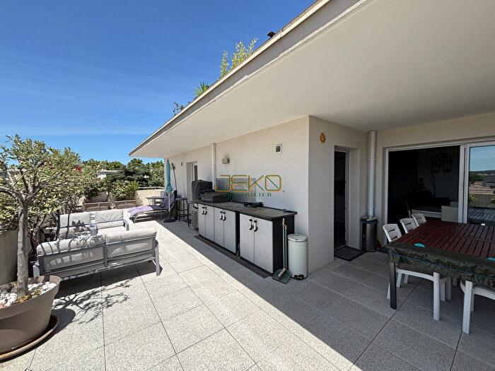 Appartement 4 pièces à Nîmes, Ville Active, à vendre
