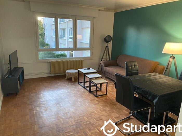 Appartement à louer - Les Genêts-Le Vinatier-Le Lessivas, Bron - 1 pièce - 1 chambre