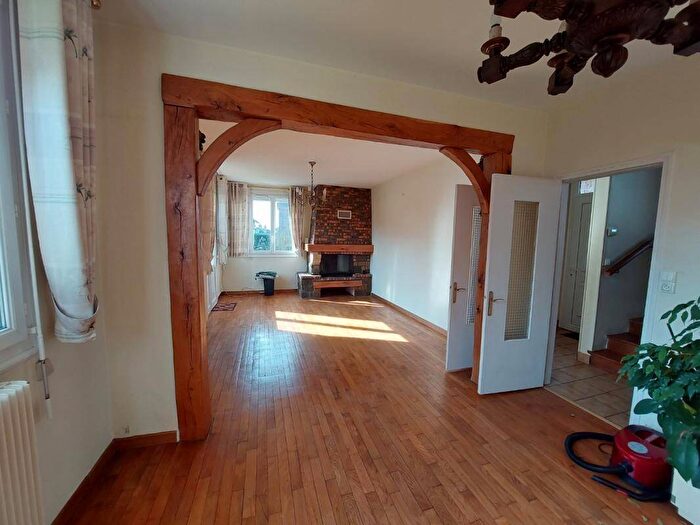 Maison 5 pièces à Saint-Nicolas-dAliermont, à louer