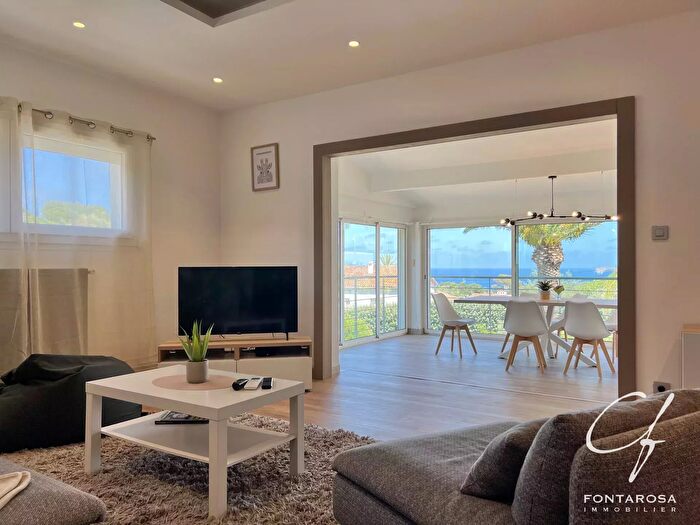 Maison à vendre - Roquebrune-sur-Argens, Les Terrasses - 7 pièces - 5 chambres