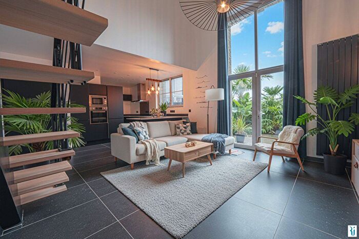 Appartement à louer - Grieu-Vallon Suisse-Saint Milaire-Mont Gargan, Rouen - 5 pièces - 3 chambres