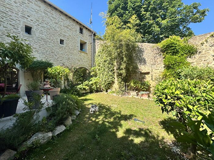 Aigues-Vives - Maison 8 pièces à vendre