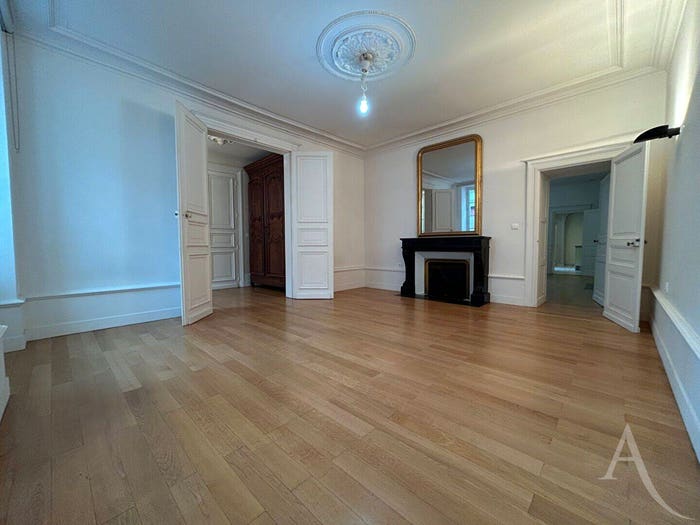 Centre Ville, Bourges : Appartement 4 pièces à louer